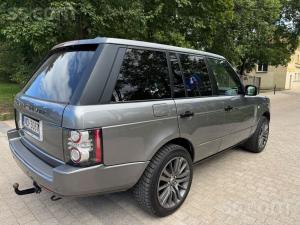 Pelēks Land Rover Range Rover 2006 Rīga, ar dzinēja tilpumu 3.60 L un nobraukumu 335 tūkst. km par 3950 €, foto 3 vietnē AUTOMOTO.COM.LV