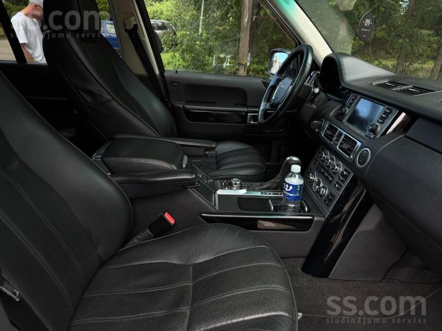 Pelēks Land Rover Range Rover 2006 Rīga, ar dzinēja tilpumu 3.60 L un nobraukumu 335 tūkst. km par 3950 €, foto 12 vietnē AUTOMOTO.COM.LV