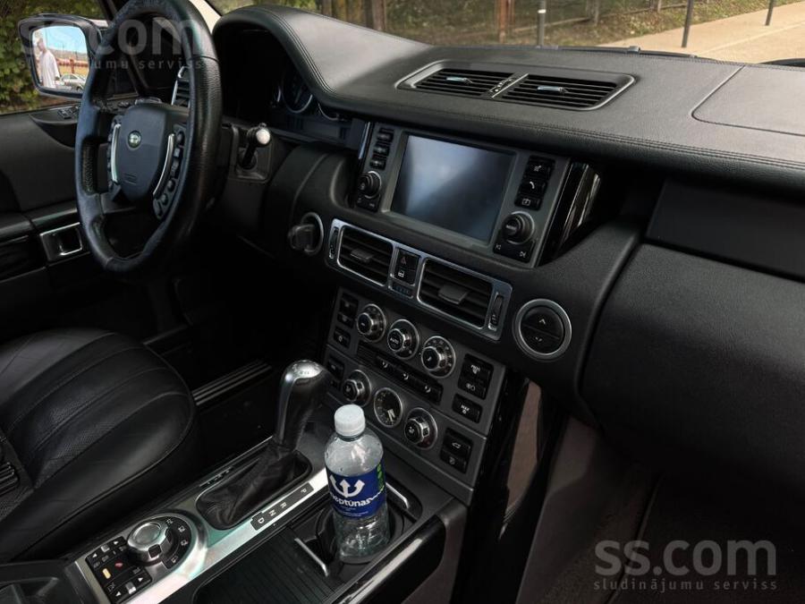Pelēks Land Rover Range Rover 2006 Rīga, ar dzinēja tilpumu 3.60 L un nobraukumu 335 tūkst. km par 3950 €, foto 13 vietnē AUTOMOTO.COM.LV