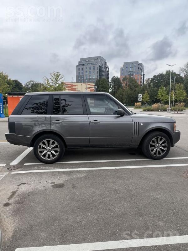 Pelēks Land Rover Range Rover 2006 Rīga, ar dzinēja tilpumu 2.90 L un nobraukumu 223 tūkst. km par 7500 €, foto 6 vietnē AUTOMOTO.COM.LV