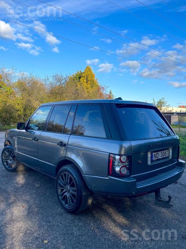 Pelēks Land Rover Range Rover 2006 Ogre, ar dzinēja tilpumu 3.60 L un nobraukumu 336 tūkst. km par 6390 €, foto 4 vietnē AUTOMOTO.COM.LV