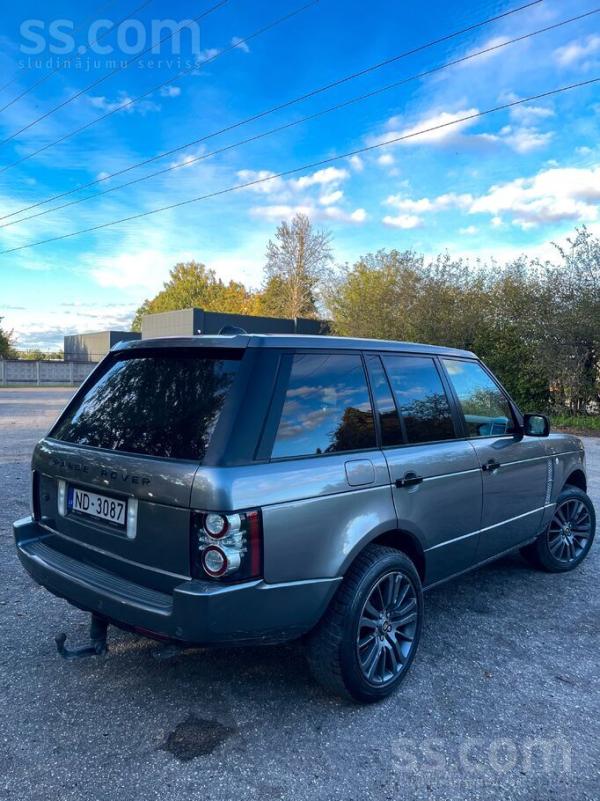 Pelēks Land Rover Range Rover 2006 Ogre, ar dzinēja tilpumu 3.60 L un nobraukumu 336 tūkst. km par 6390 €, foto 5 vietnē AUTOMOTO.COM.LV