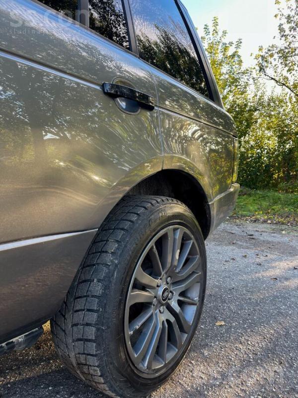 Pelēks Land Rover Range Rover 2006 Ogre, ar dzinēja tilpumu 3.60 L un nobraukumu 336 tūkst. km par 6390 €, foto 6 vietnē AUTOMOTO.COM.LV