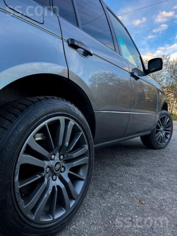 Pelēks Land Rover Range Rover 2006 Ogre, ar dzinēja tilpumu 3.60 L un nobraukumu 336 tūkst. km par 6390 €, foto 7 vietnē AUTOMOTO.COM.LV