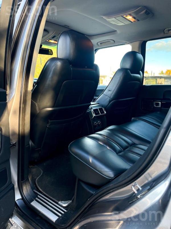 Pelēks Land Rover Range Rover 2006 Ogre, ar dzinēja tilpumu 3.60 L un nobraukumu 336 tūkst. km par 6390 €, foto 11 vietnē AUTOMOTO.COM.LV