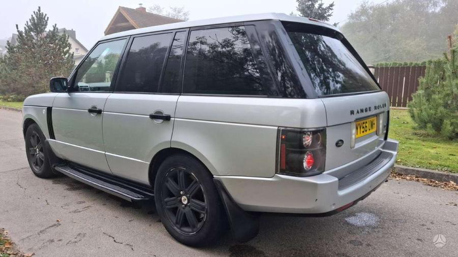 Grey Land Rover Range Rover 2007 in Siauliai, with an engine capacity of 3.63 L and mileage of 200 thousand km for 2699 €, photo 4 on AUTOMOTO.COM.LV