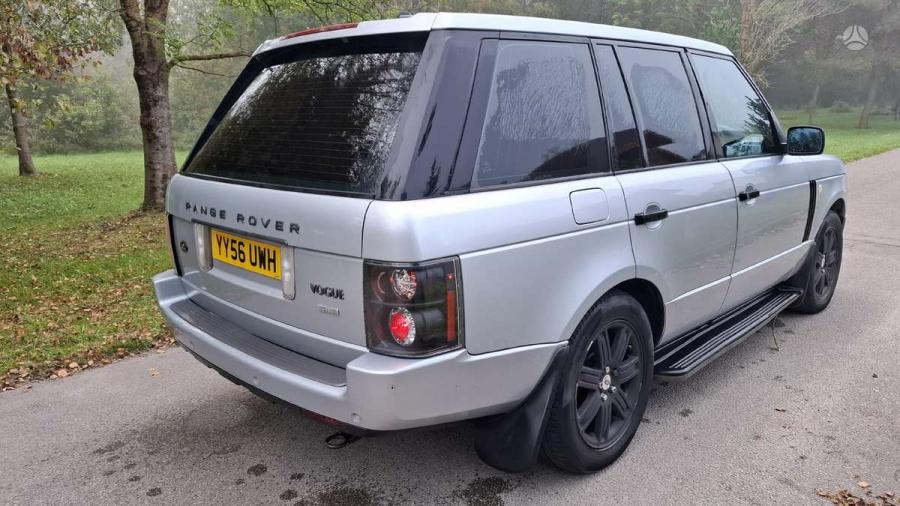 Grey Land Rover Range Rover 2007 in Siauliai, with an engine capacity of 3.63 L and mileage of 200 thousand km for 2699 €, photo 6 on AUTOMOTO.COM.LV