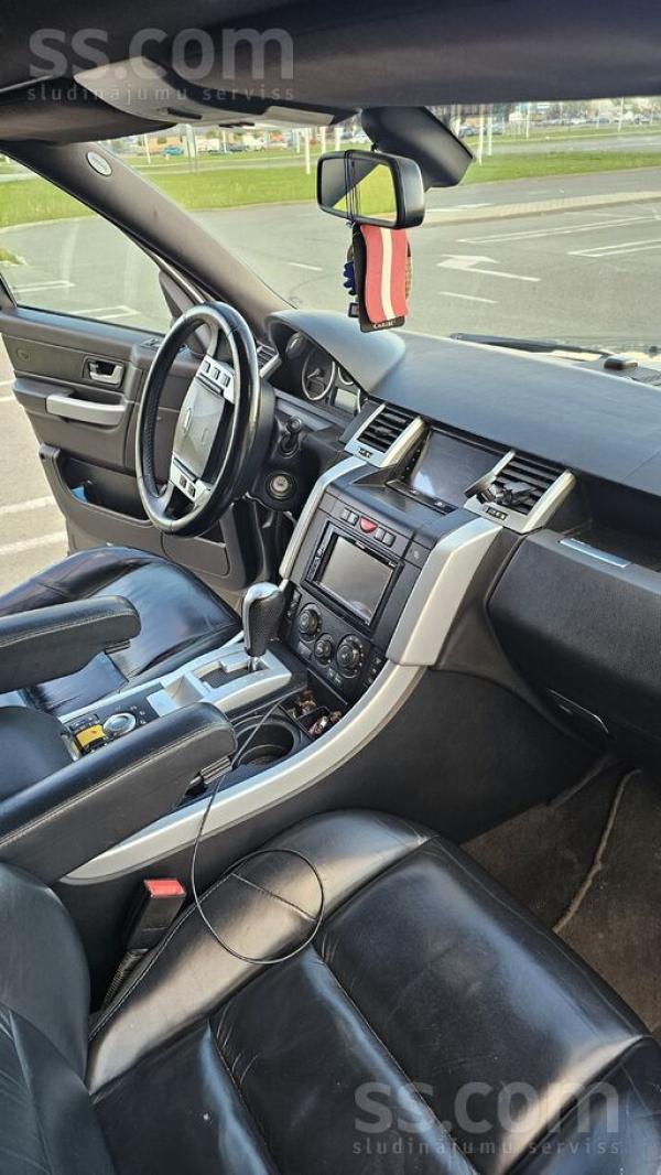 Pelēks Land Rover Range Rover 2007 Rīga, ar dzinēja tilpumu 3.60 L un nobraukumu 365 tūkst. km par 5350 €, foto 6 vietnē AUTOMOTO.COM.LV