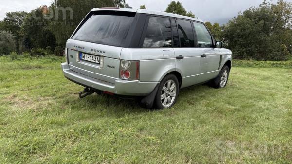 Pelēks Land Rover Range Rover 2007 Rīga, ar dzinēja tilpumu 3.60 L un nobraukumu 268 tūkst. km par 4500 €, foto 3 vietnē AUTOMOTO.COM.LV