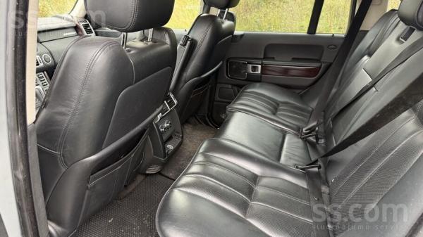 Pelēks Land Rover Range Rover 2007 Rīga, ar dzinēja tilpumu 3.60 L un nobraukumu 268 tūkst. km par 4500 €, foto 7 vietnē AUTOMOTO.COM.LV