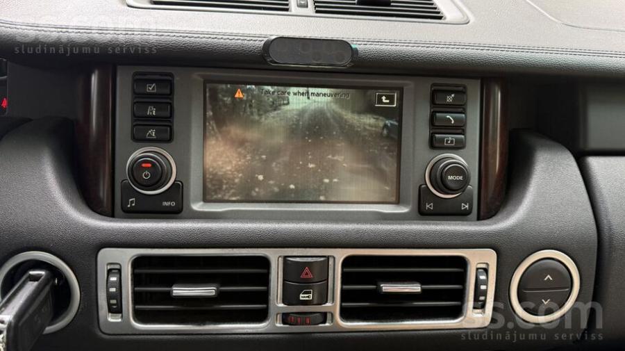 Pelēks Land Rover Range Rover 2007 Rīga, ar dzinēja tilpumu 3.60 L un nobraukumu 268 tūkst. km par 4500 €, foto 12 vietnē AUTOMOTO.COM.LV