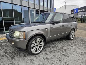 Pelēks Land Rover Range Rover 2008 Viļņa, ar dzinēja tilpumu 3.60 L un nobraukumu 360 tūkst. km par 5550 €, foto  vietnē AUTOMOTO.COM.LV