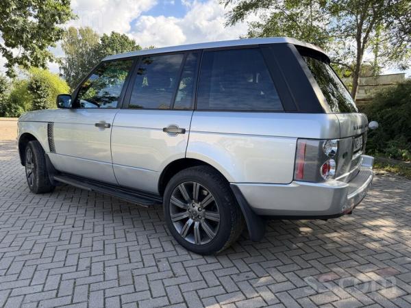 Pelēks Land Rover Range Rover 2008 Rīga, ar dzinēja tilpumu 3.60 L un nobraukumu 304 tūkst. km par 5990 €, foto 3 vietnē AUTOMOTO.COM.LV