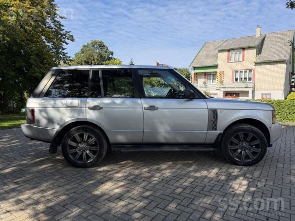Pelēks Land Rover Range Rover 2008 Rīga, ar dzinēja tilpumu 3.60 L un nobraukumu 304 tūkst. km par 5990 €, foto 5 vietnē AUTOMOTO.COM.LV