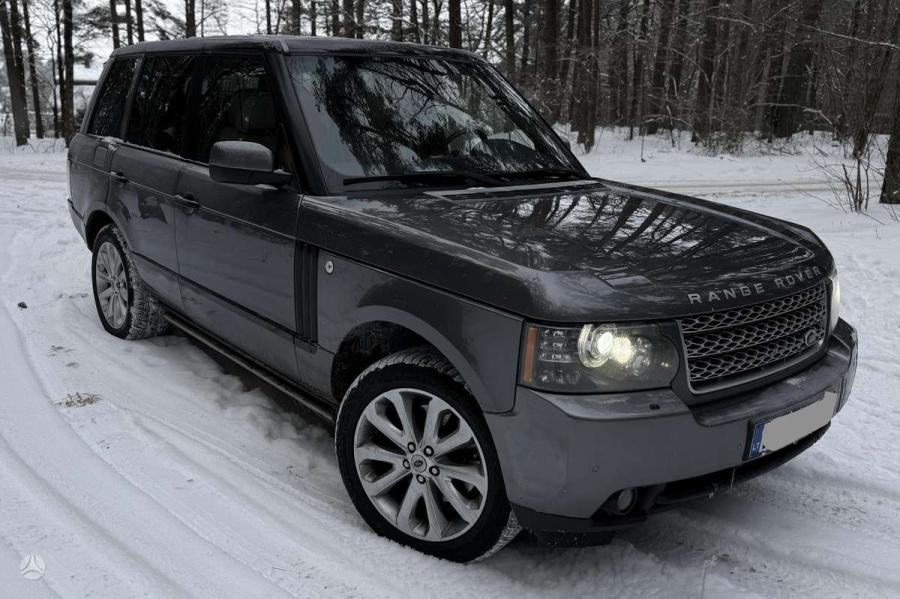 Pelēks Land Rover Range Rover 2010 Kauņa, ar dzinēja tilpumu 3.63 L un nobraukumu 310 tūkst. km par 11800 €, foto 2 vietnē AUTOMOTO.COM.LV