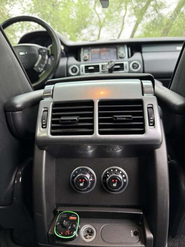 Pelēks Land Rover Range Rover 2010 Jonava, ar dzinēja tilpumu 3.60 L un nobraukumu 320 tūkst. km par 8650 €, foto 9 vietnē AUTOMOTO.COM.LV