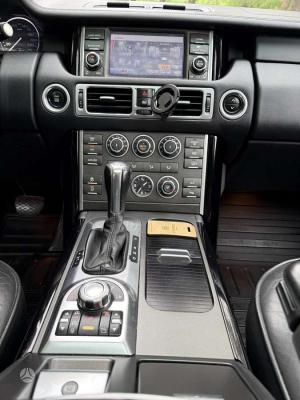 Pelēks Land Rover Range Rover 2010 Jonava, ar dzinēja tilpumu 3.60 L un nobraukumu 320 tūkst. km par 8650 €, foto 13 vietnē AUTOMOTO.COM.LV