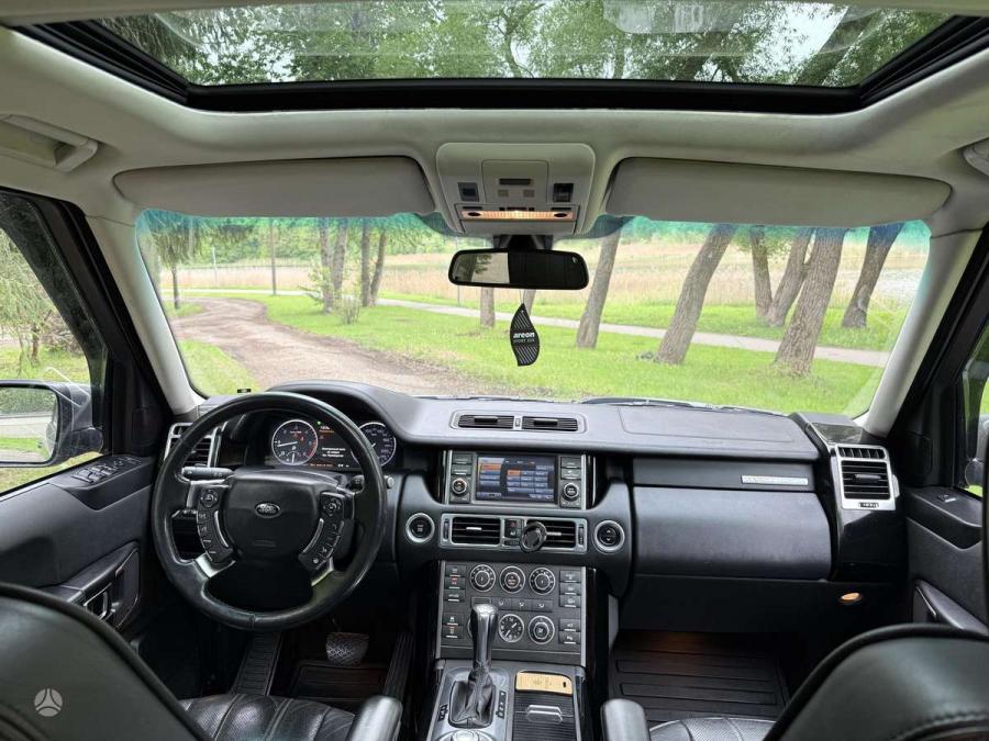Pelēks Land Rover Range Rover 2010 Jonava, ar dzinēja tilpumu 3.60 L un nobraukumu 320 tūkst. km par 8650 €, foto 14 vietnē AUTOMOTO.COM.LV