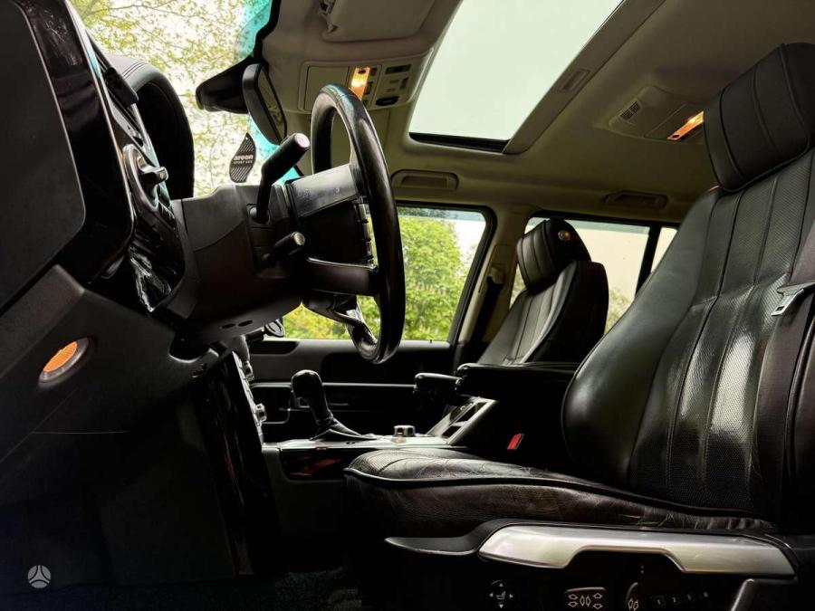 Pelēks Land Rover Range Rover 2010 Jonava, ar dzinēja tilpumu 3.60 L un nobraukumu 320 tūkst. km par 8650 €, foto 15 vietnē AUTOMOTO.COM.LV
