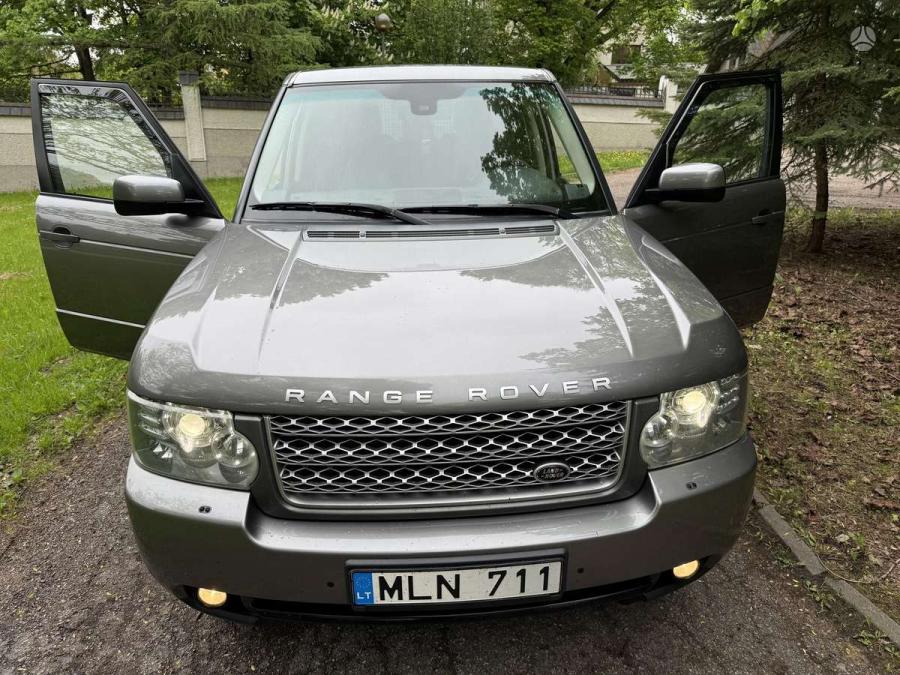 Pelēks Land Rover Range Rover 2010 Jonava, ar dzinēja tilpumu 3.60 L un nobraukumu 320 tūkst. km par 8650 €, foto 20 vietnē AUTOMOTO.COM.LV