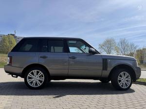 Pelēks Land Rover Range Rover 2010 Jonava, ar dzinēja tilpumu 3.60 L un nobraukumu 320 tūkst. km par 8650 €, foto 32 vietnē AUTOMOTO.COM.LV