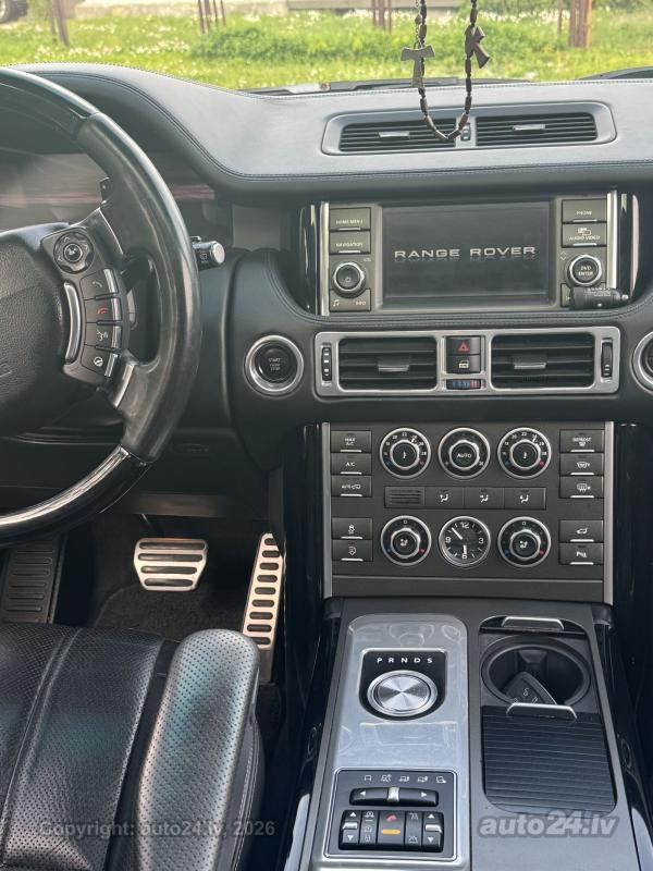 Grey Land Rover Range Rover 2010 in Tallinn, with an engine capacity of 4.40 L and mileage of 394 thousand km for 14000 €, photo 10 on AUTOMOTO.COM.LV