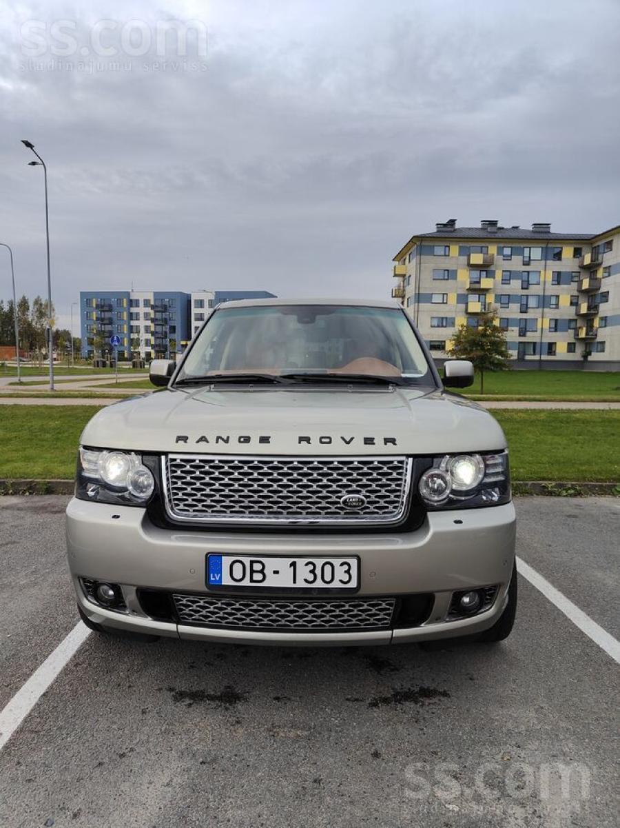 Pelēks Land Rover Range Rover 2011 Valmiera, ar dzinēja tilpumu 4.40 L un nobraukumu 256 tūkst. km par 13500 €, foto 1 vietnē AUTOMOTO.COM.LV