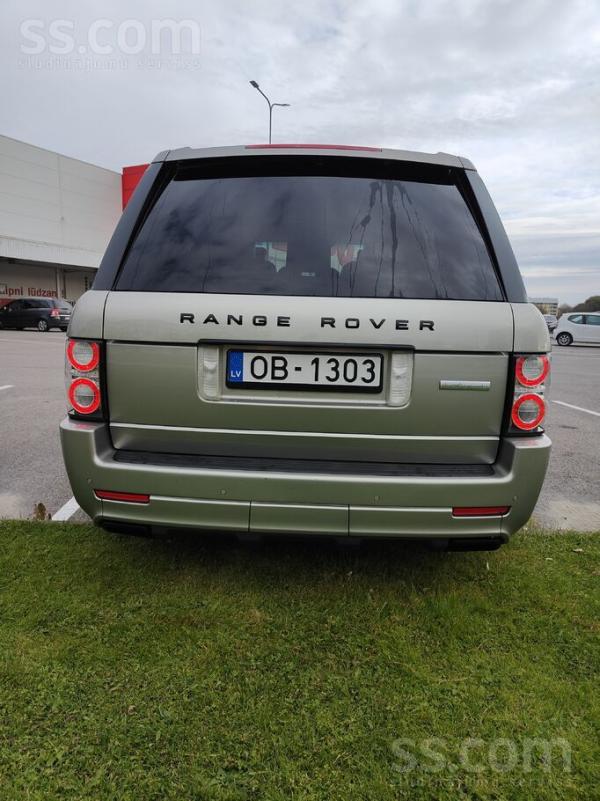 Pelēks Land Rover Range Rover 2011 Valmiera, ar dzinēja tilpumu 4.40 L un nobraukumu 256 tūkst. km par 13500 €, foto 3 vietnē AUTOMOTO.COM.LV
