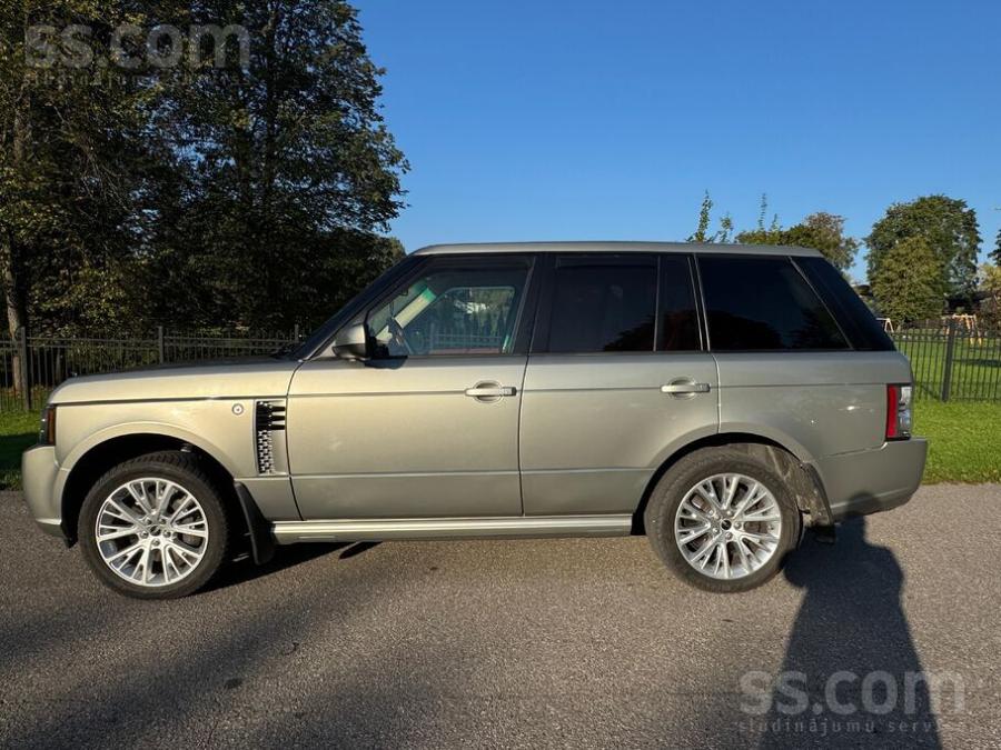 Pelēks Land Rover Range Rover 2011 Valmiera, ar dzinēja tilpumu 4.40 L un nobraukumu 256 tūkst. km par 13500 €, foto 5 vietnē AUTOMOTO.COM.LV