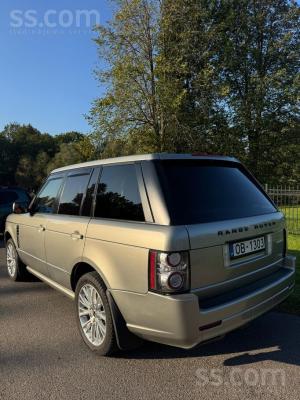 Pelēks Land Rover Range Rover 2011 Valmiera, ar dzinēja tilpumu 4.40 L un nobraukumu 256 tūkst. km par 13500 €, foto 6 vietnē AUTOMOTO.COM.LV