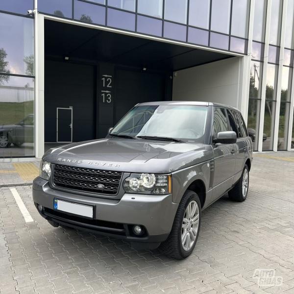 Pelēks Land Rover Range Rover 2011 Viļņa, ar dzinēja tilpumu 4.40 L un nobraukumu 304 tūkst. km par 9200 €, foto 1 vietnē AUTOMOTO.COM.LV