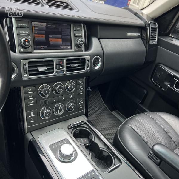 Pelēks Land Rover Range Rover 2011 Viļņa, ar dzinēja tilpumu 4.40 L un nobraukumu 304 tūkst. km par 9200 €, foto 8 vietnē AUTOMOTO.COM.LV