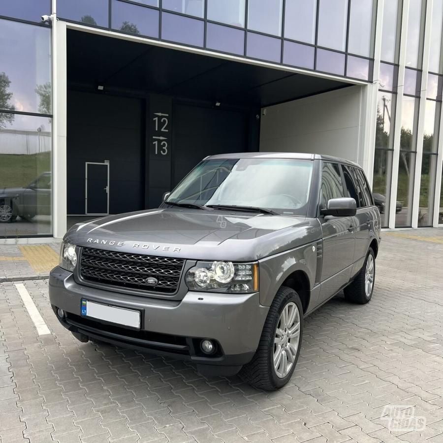 Pelēks Land Rover Range Rover 2011 Viļņa, ar dzinēja tilpumu 4.40 L un nobraukumu 304 tūkst. km par 9200 €, foto 1 vietnē AUTOMOTO.COM.LV