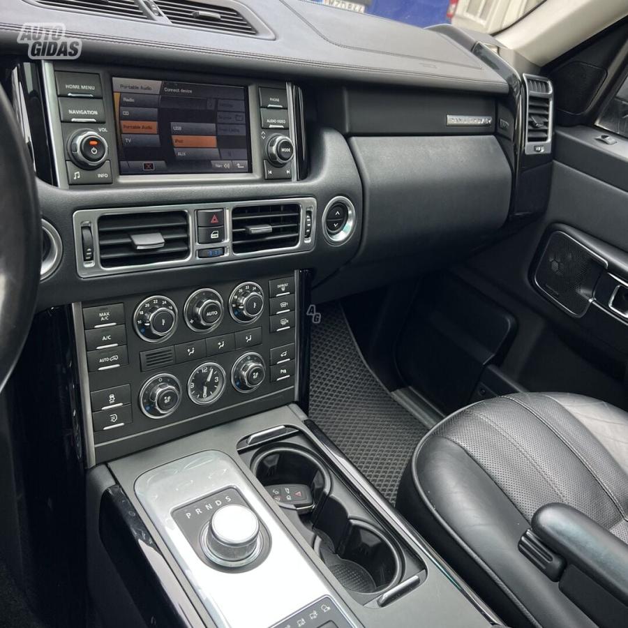 Pelēks Land Rover Range Rover 2011 Viļņa, ar dzinēja tilpumu 4.40 L un nobraukumu 304 tūkst. km par 9200 €, foto 9 vietnē AUTOMOTO.COM.LV