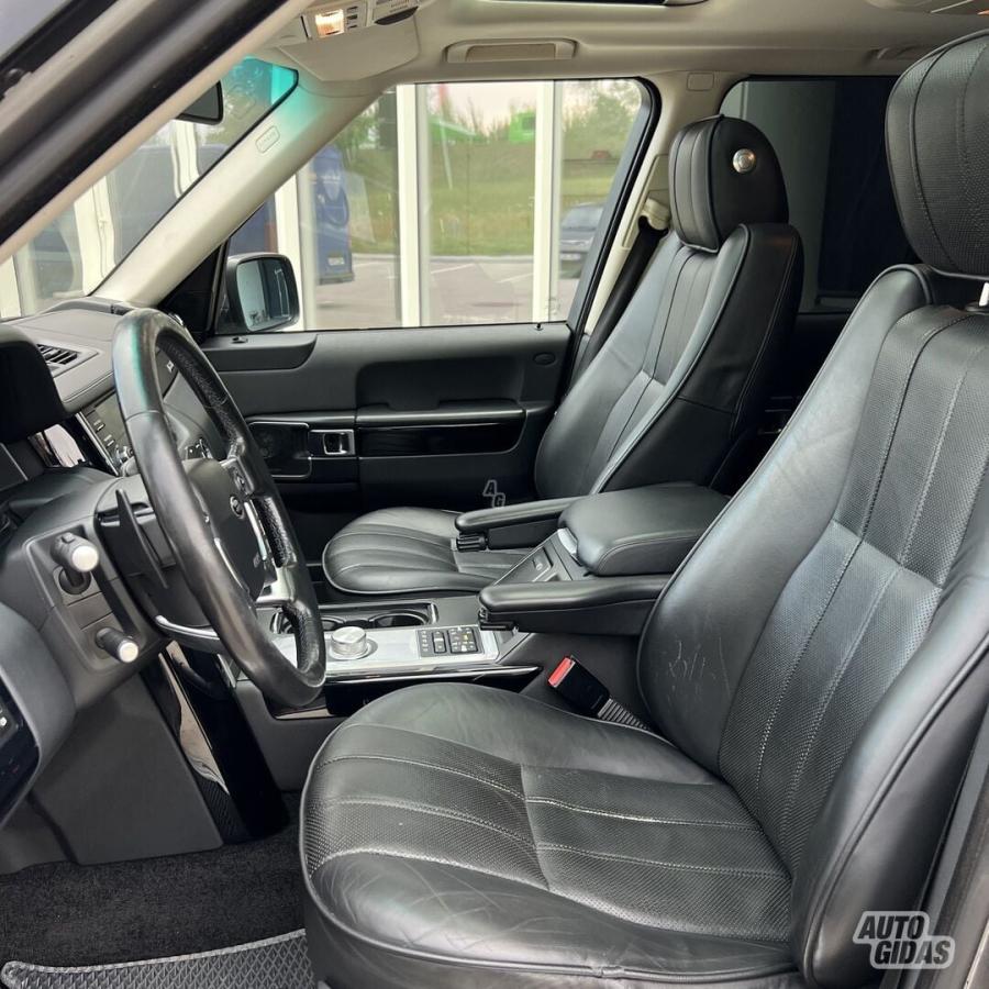Pelēks Land Rover Range Rover 2011 Viļņa, ar dzinēja tilpumu 4.40 L un nobraukumu 304 tūkst. km par 9200 €, foto 10 vietnē AUTOMOTO.COM.LV