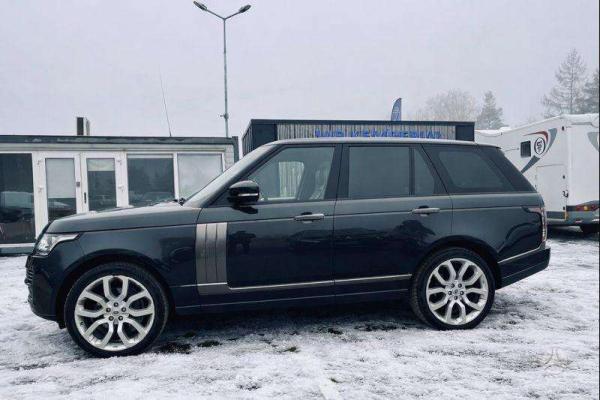 Pelēks Land Rover Range Rover 2013 Viļņa, ar dzinēja tilpumu 4.37 L un nobraukumu 235 tūkst. km par 23850 €, foto 2 vietnē AUTOMOTO.COM.LV