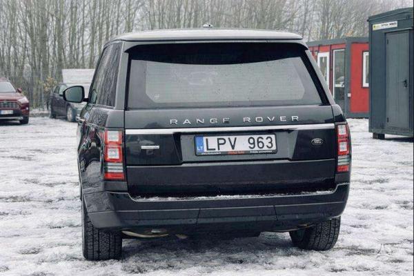 Pelēks Land Rover Range Rover 2013 Viļņa, ar dzinēja tilpumu 4.37 L un nobraukumu 235 tūkst. km par 23850 €, foto 4 vietnē AUTOMOTO.COM.LV