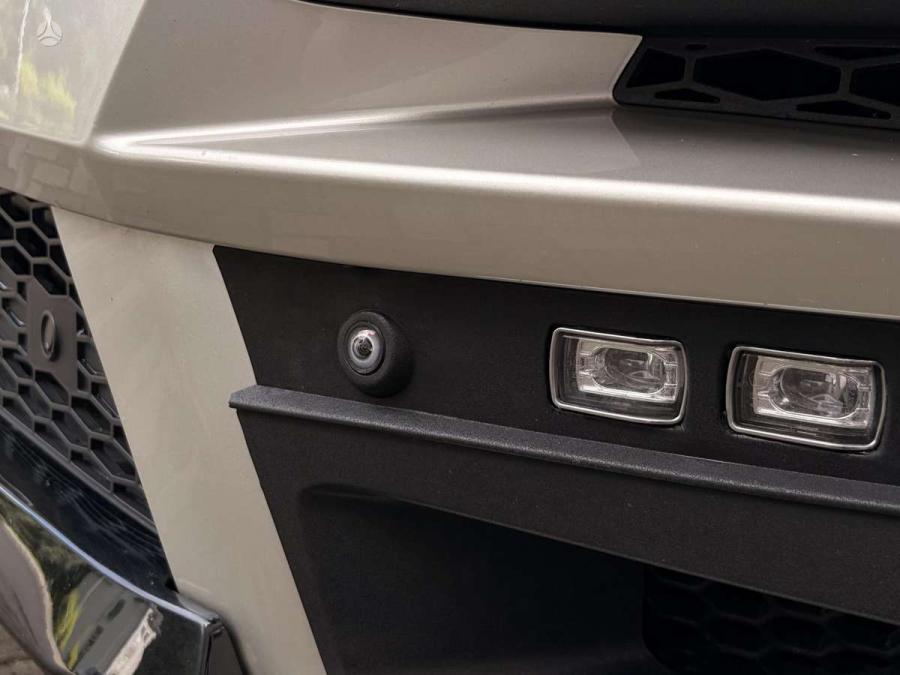 Grey Land Rover Range Rover 2013 in Vilnius, with an engine capacity of 4.37 L and mileage of 196 thousand km for 25900 €, photo 8 on AUTOMOTO.COM.LV