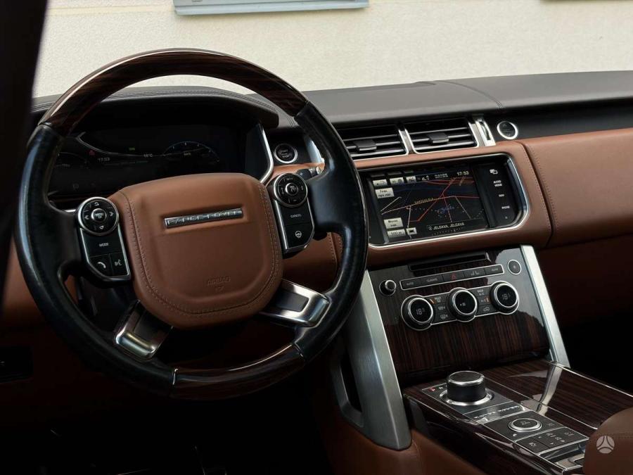 Grey Land Rover Range Rover 2013 in Vilnius, with an engine capacity of 4.37 L and mileage of 196 thousand km for 25900 €, photo 18 on AUTOMOTO.COM.LV