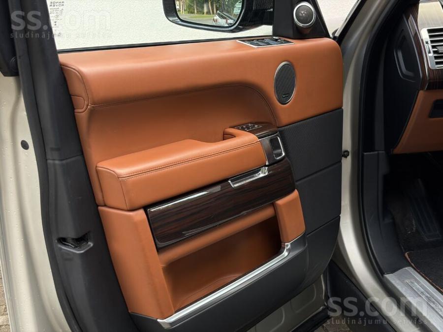 Pelēks Land Rover Range Rover 2013 Jelgava, ar dzinēja tilpumu 4.40 L un nobraukumu 196 tūkst. km par 27500 €, foto 13 vietnē AUTOMOTO.COM.LV