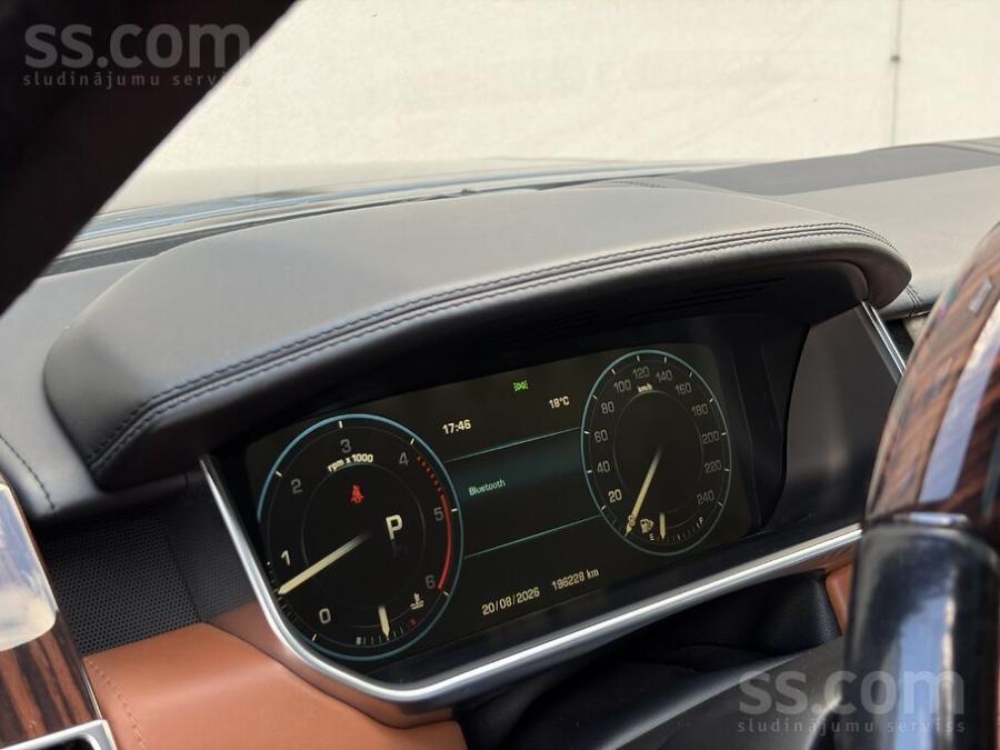 Pelēks Land Rover Range Rover 2013 Jelgava, ar dzinēja tilpumu 4.40 L un nobraukumu 196 tūkst. km par 27500 €, foto 17 vietnē AUTOMOTO.COM.LV