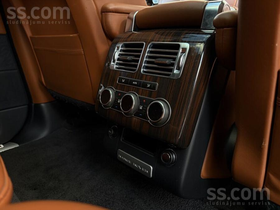 Pelēks Land Rover Range Rover 2013 Jelgava, ar dzinēja tilpumu 4.40 L un nobraukumu 196 tūkst. km par 27500 €, foto 22 vietnē AUTOMOTO.COM.LV