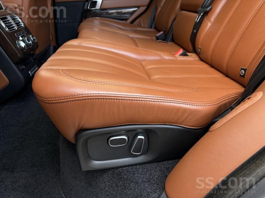 Pelēks Land Rover Range Rover 2013 Jelgava, ar dzinēja tilpumu 4.40 L un nobraukumu 196 tūkst. km par 27500 €, foto 23 vietnē AUTOMOTO.COM.LV