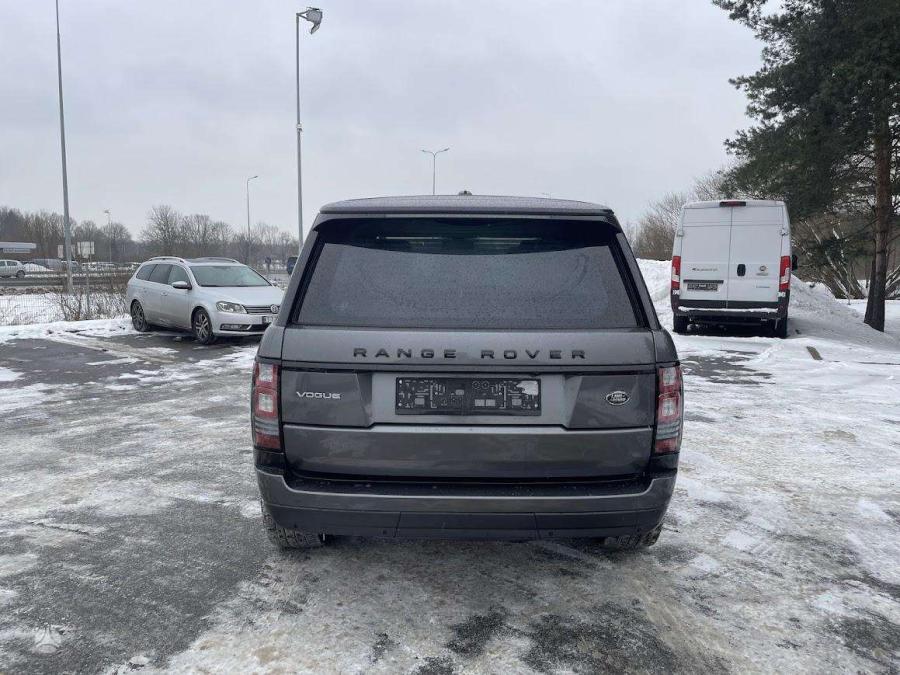 Grey Land Rover Range Rover 2014 in Kaunas, with an engine capacity of 2.99 L and mileage of 252 thousand km for 20500 €, photo 6 on AUTOMOTO.COM.LV