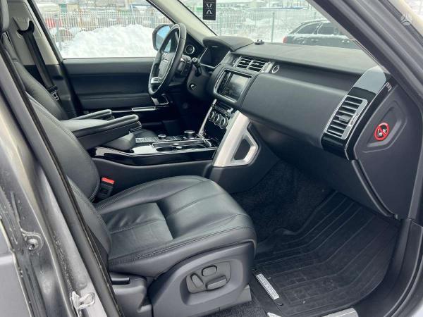 Pelēks Land Rover Range Rover 2015 Tauragė, ar dzinēja tilpumu 2.99 L un nobraukumu 229 tūkst. km par 18300 €, foto 10 vietnē AUTOMOTO.COM.LV
