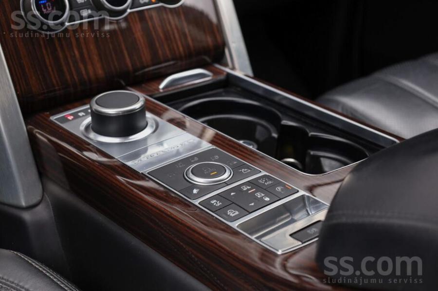 Pelēks Land Rover Range Rover 2015 Rīga, ar dzinēja tilpumu 4.40 L un nobraukumu 272 tūkst. km par 20995 €, foto 19 vietnē AUTOMOTO.COM.LV