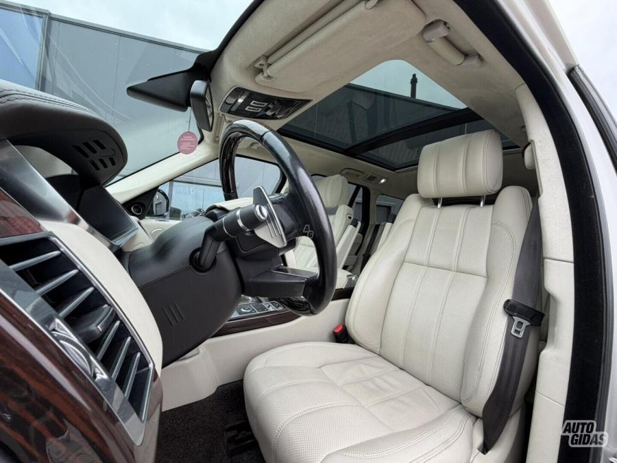 Grey Land Rover Range Rover 2016 in Siauliai, with an engine capacity of 4.40 L and mileage of 240 thousand km for 20800 €, photo 12 on AUTOMOTO.COM.LV