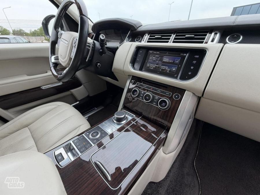 Grey Land Rover Range Rover 2016 in Siauliai, with an engine capacity of 4.40 L and mileage of 240 thousand km for 20800 €, photo 15 on AUTOMOTO.COM.LV
