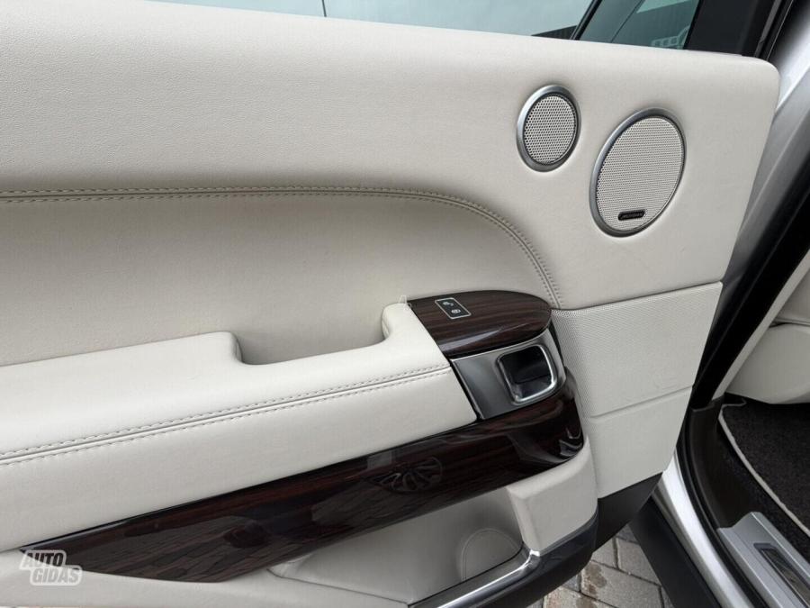 Grey Land Rover Range Rover 2016 in Siauliai, with an engine capacity of 4.40 L and mileage of 240 thousand km for 20800 €, photo 21 on AUTOMOTO.COM.LV