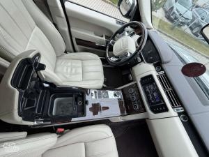 Grey Land Rover Range Rover 2016 in Siauliai, with an engine capacity of 4.40 L and mileage of 240 thousand km for 20800 €, photo 22 on AUTOMOTO.COM.LV